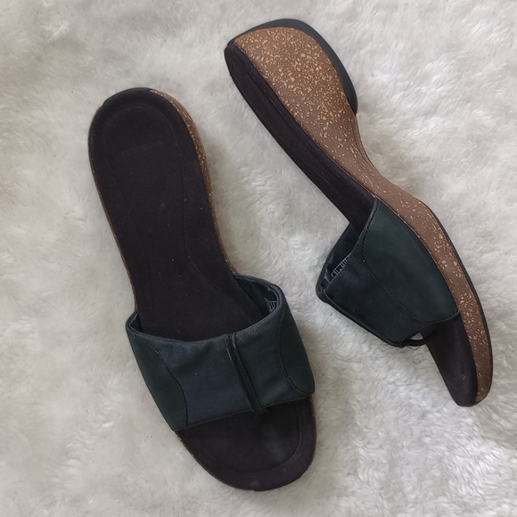 Merrell | Shoes | Merrell Sundial Thong Black Cork Wedge Sandal Shoe Us ...